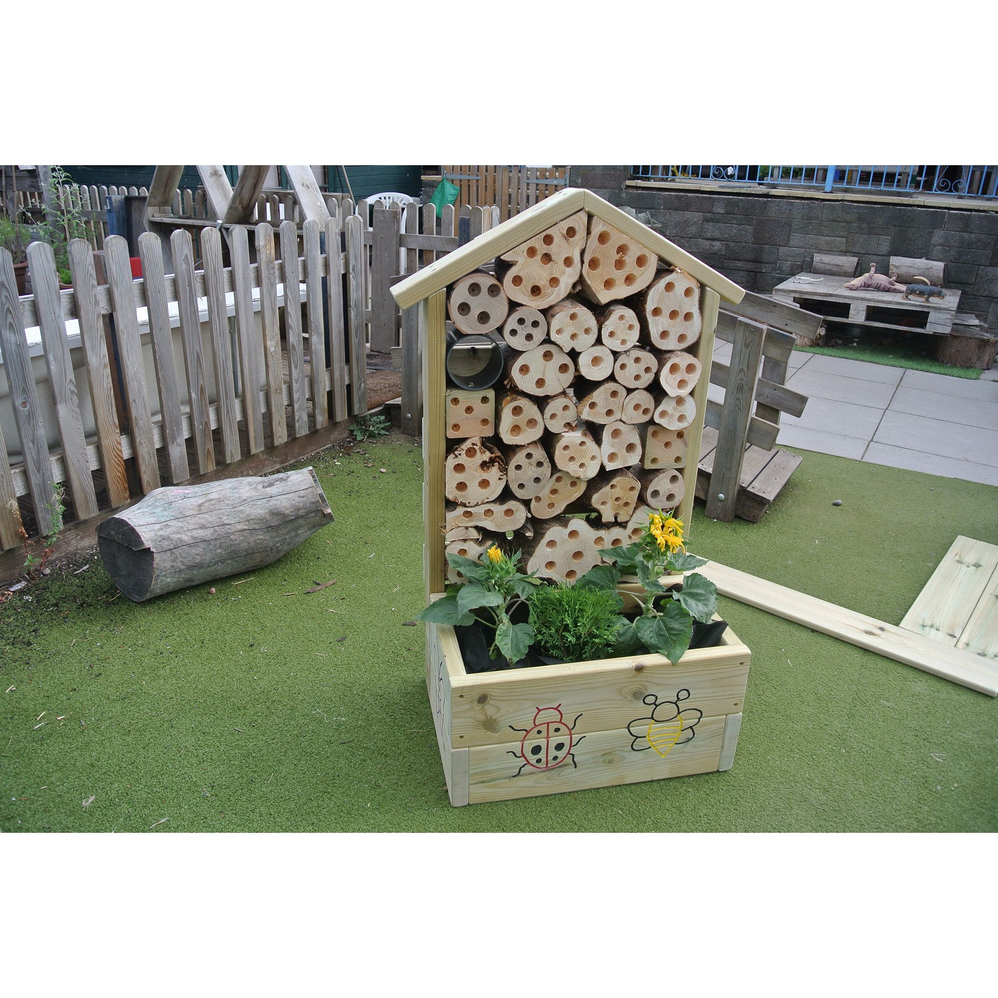 Bug Life Planter | Eduspace Supplies
