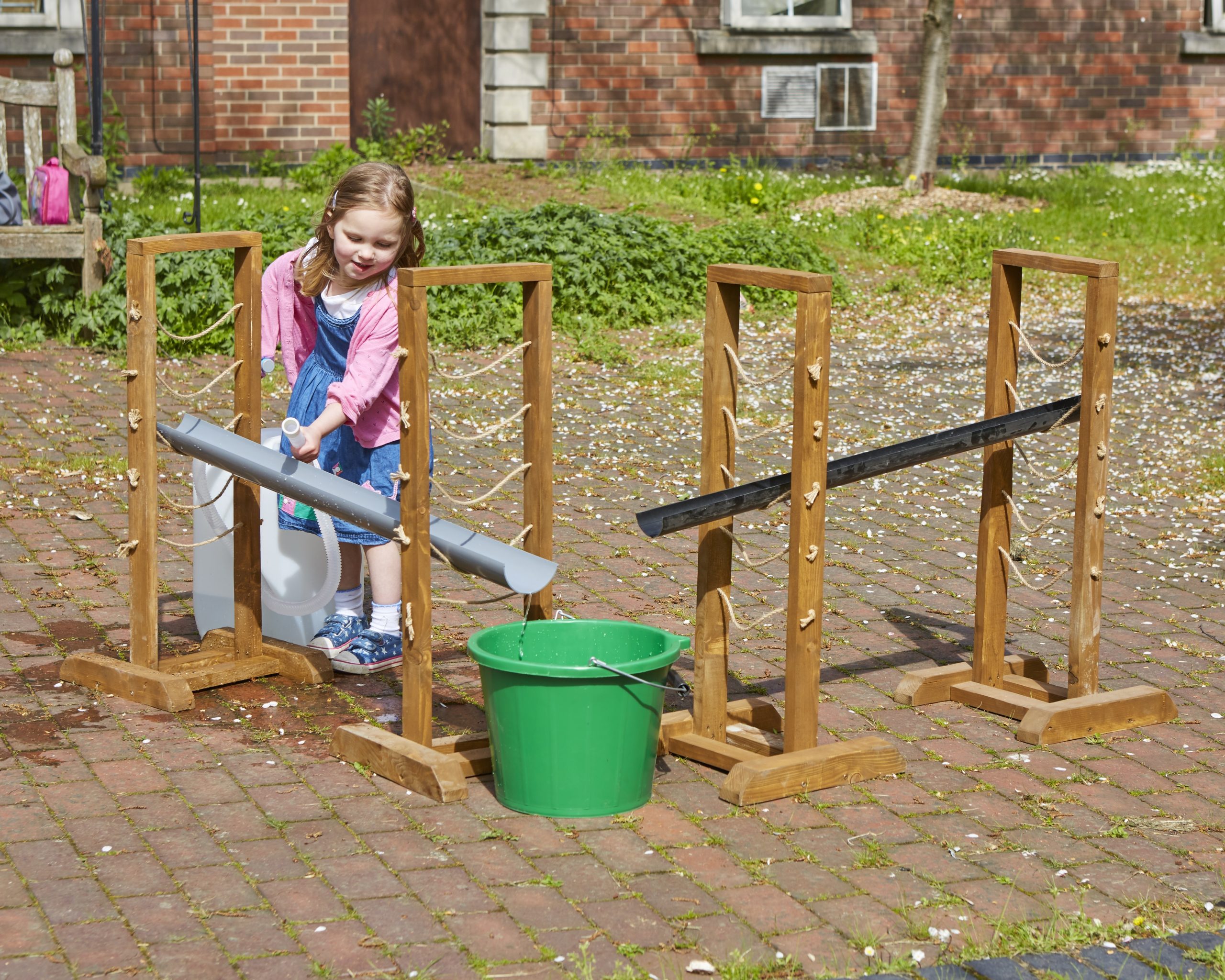 Easy Grip Guttering Stand (4Pk) | Eduspace Supplies